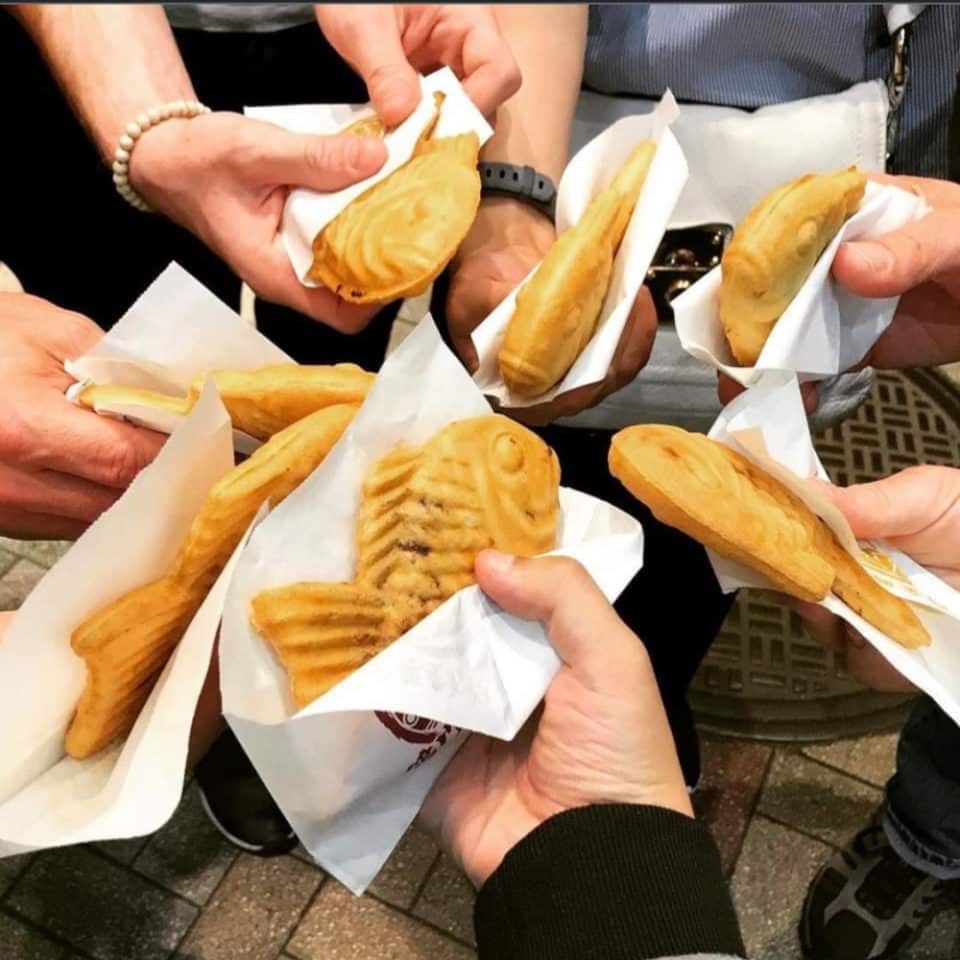 Taiyaki: a crispy, fishy treat! Take one bite with all your might ...