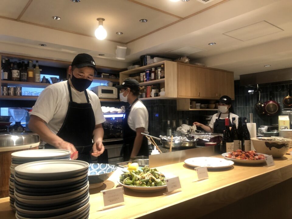 Enjoy soul food and drinks from all over the world in Nihonbashi, Tokyo ...