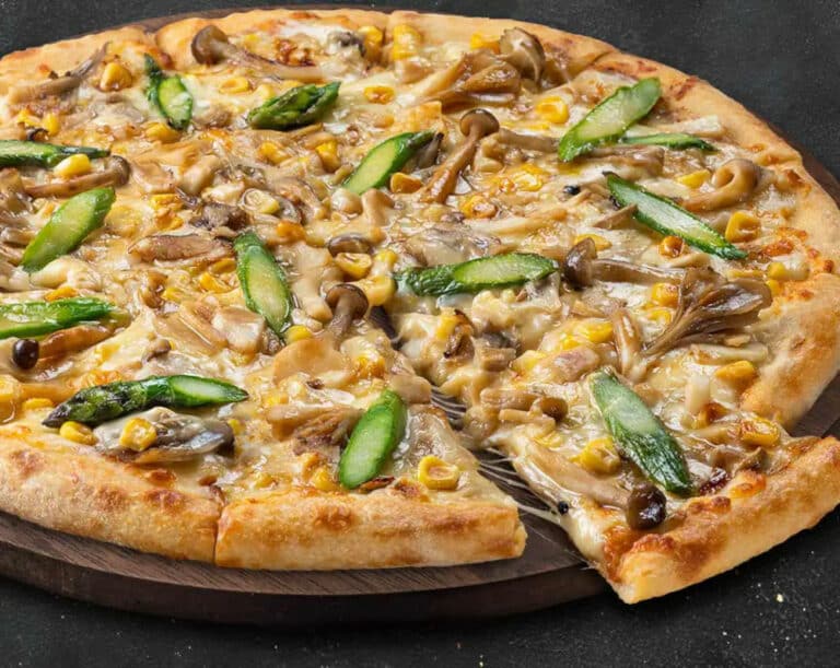 Pizza in Japan: From Traditional Classics to Modern Innovations ...