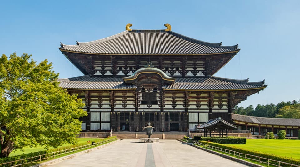 The Difference Between Japanese Shrines And Temples | Arigato Travel