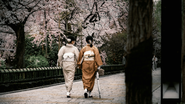 How to Enjoy Hanami Like a Local: A Guide to Japan’s Cherry Blossom ...